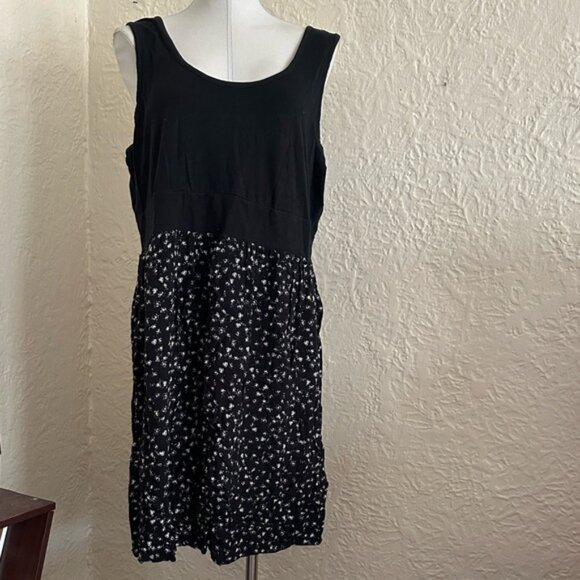 torrid | Dresses | Torrid Tank Dress Black White Blue Floral Skirt 2 2x ...